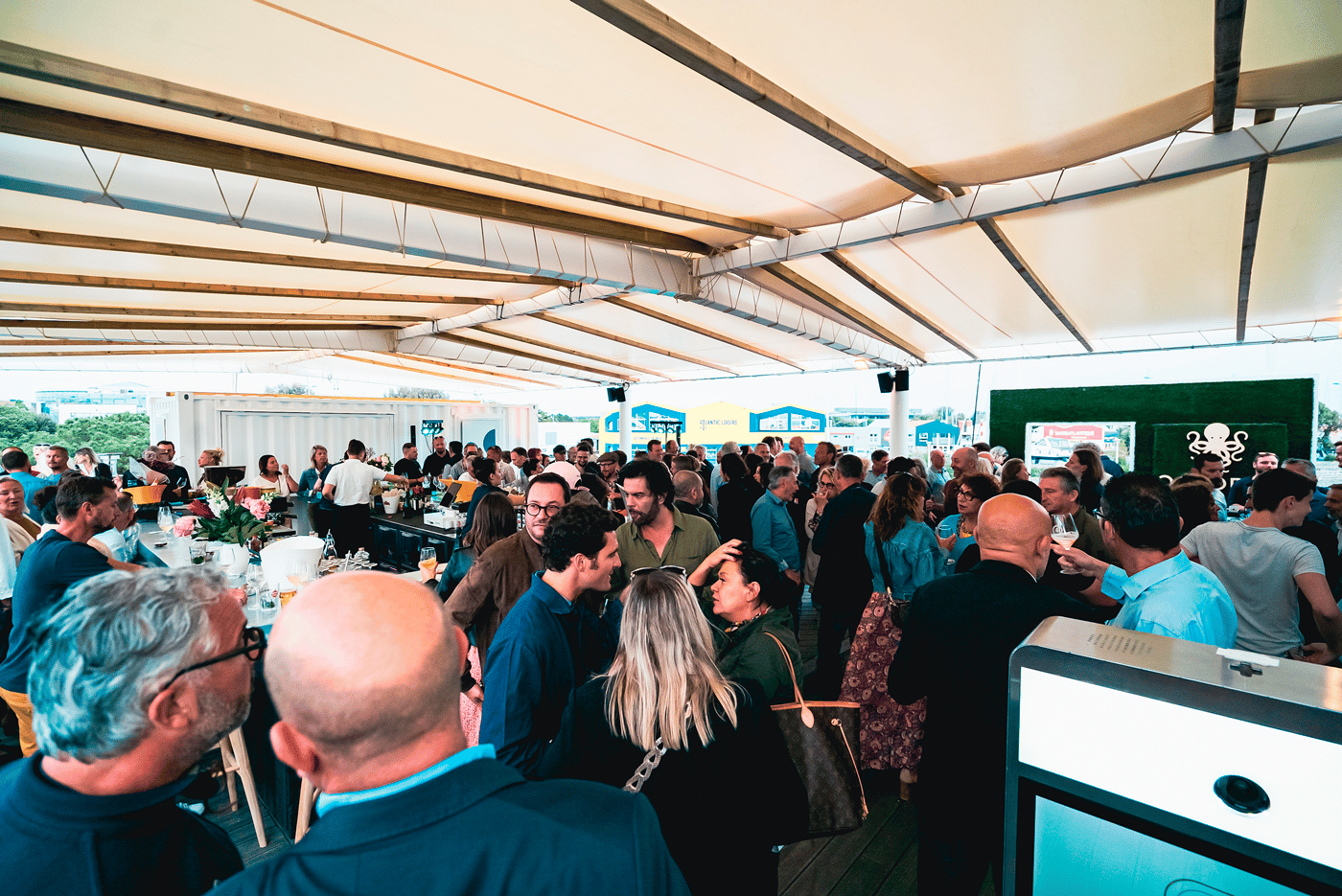 Bar • Octopus La Rochelle • Octopus La Rochelle • Restaurant Bar ...